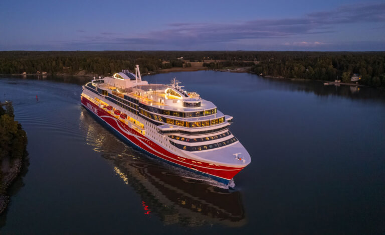 Viking Line nappasi tuplavoiton Finnish Travel Galassa - Navigator Magazine